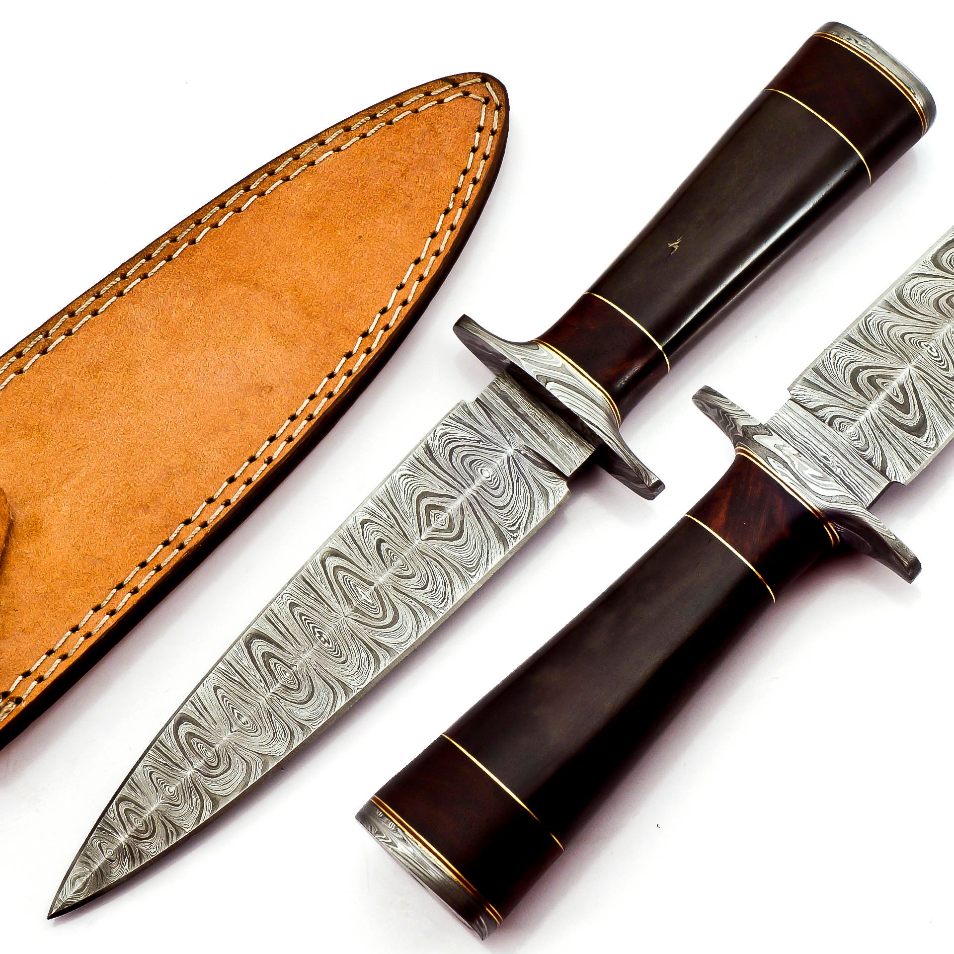 Artisan Crafted Damascus Steel Dagger with Exquisite Buffalo Horn and